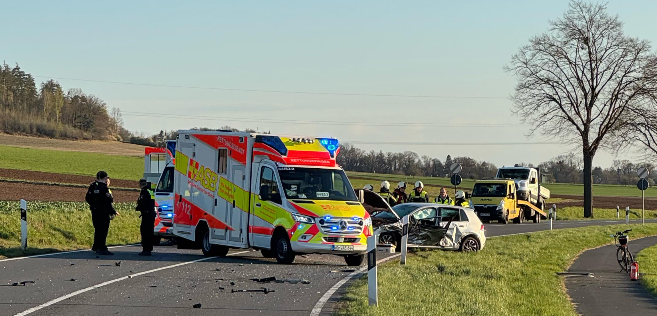 Unfall auf der B3 bei Sudheim: Drei Verletzte – Verursacher flüchtet | Northeim jetzt